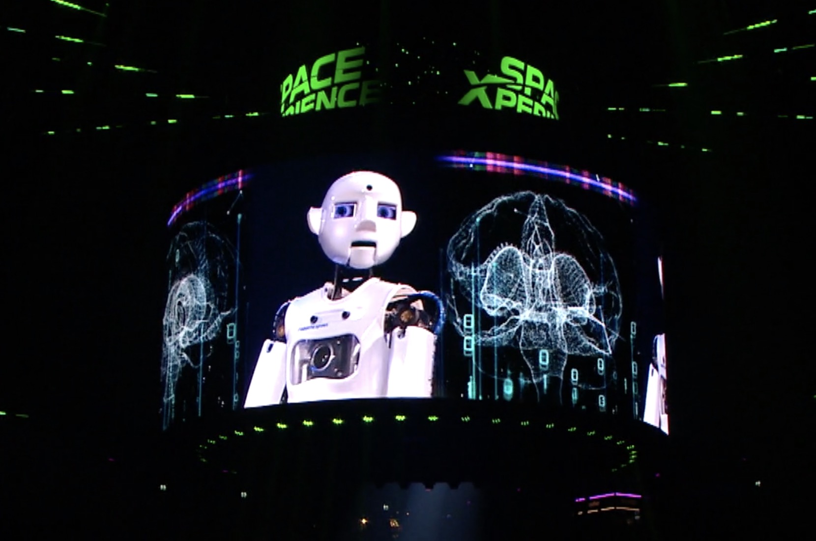 Robot George bij SpaceXperience live – into the future! - Sander Koenen